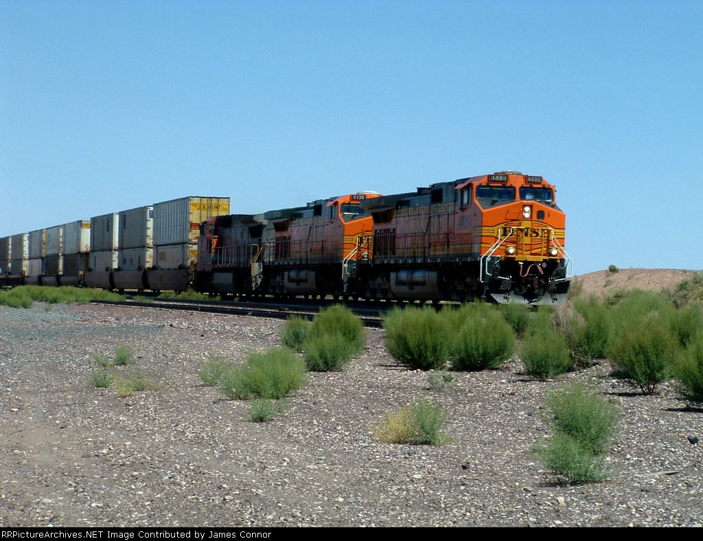 BNSF 4489 Leads Stack Train